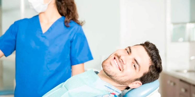 ¿Qué hace un periodoncista y cuándo visitarlo? | DentiSalud